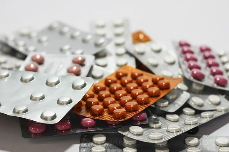 Shopee Akan Blokir Toko Penjual Vitamin dan Obat Palsu - AyoJakarta.com